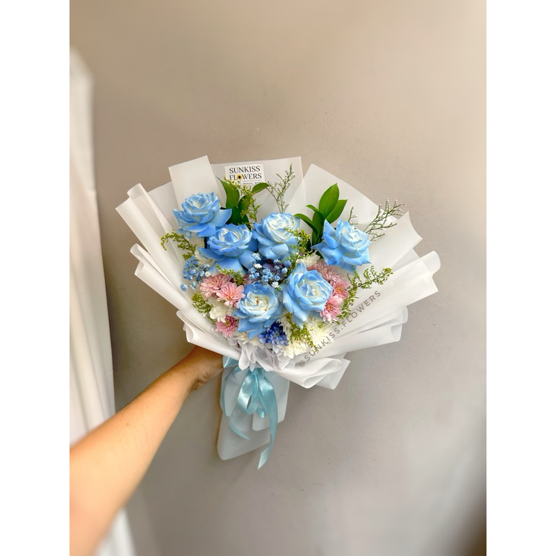 Jual Sky Blue Bouquet - Buket mawar biru - BISA DADAKAN - BUKET BUNGA ...