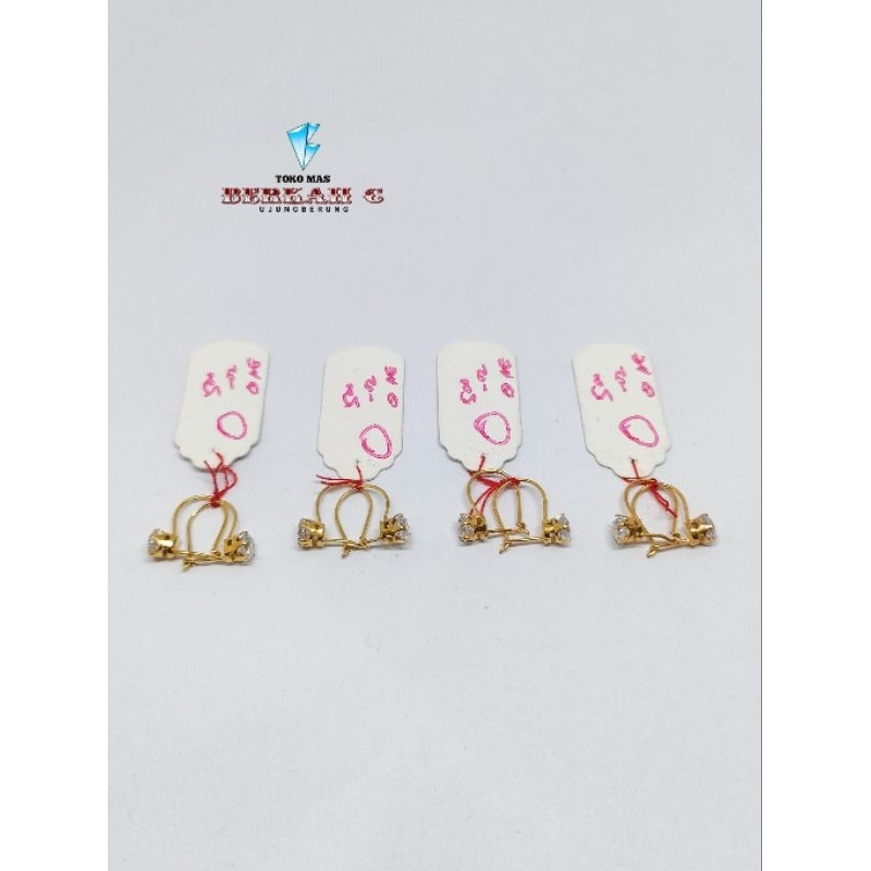 Jual Anting Model Desy Mata Putih Kadar 300 / 6k | Shopee Indonesia