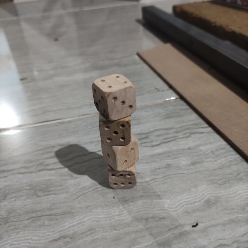 Jual Dadu/Dice kayu ukuran 16mm natural | Shopee Indonesia
