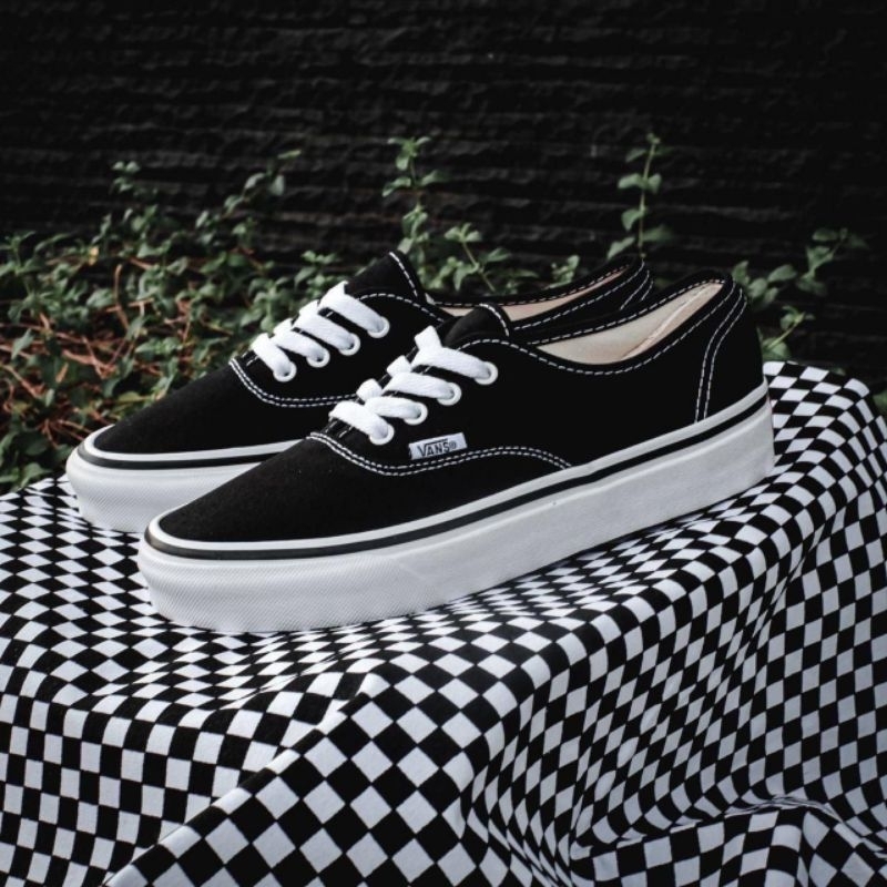 Jual VANS AUTHENTIC CLASSIC BLACK WHITE 100% ORIGINAL BNIB | Shopee Indonesia