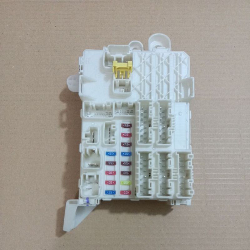 Jual Fuse box sekring dalam 82730-0K080 Innova Fortuner Hilux lama ...