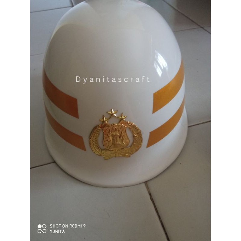 Jual Helm Petaka Helem Panji Upacara Paskibra logo polisi Helem 2 Dua ...