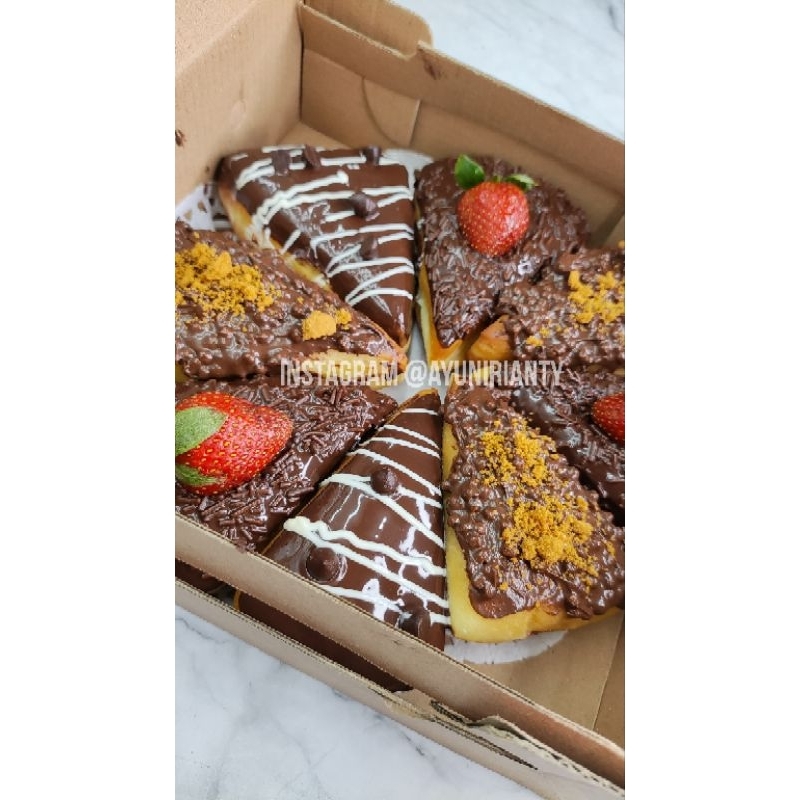 Jual DONAT PIZZA VARIANT COKLAT | Shopee Indonesia