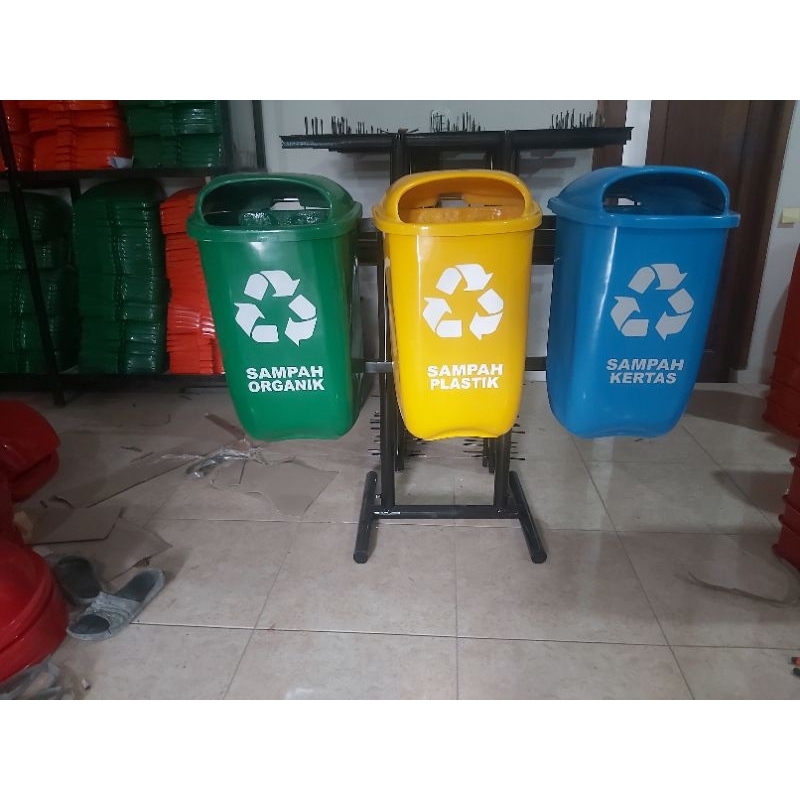 Jual tempat sampah gantung model oval 3 pilah kapasitas 60 litter ... Jual tempat sampah gantung model oval 3 pilah kapasitas 60 litter ...
