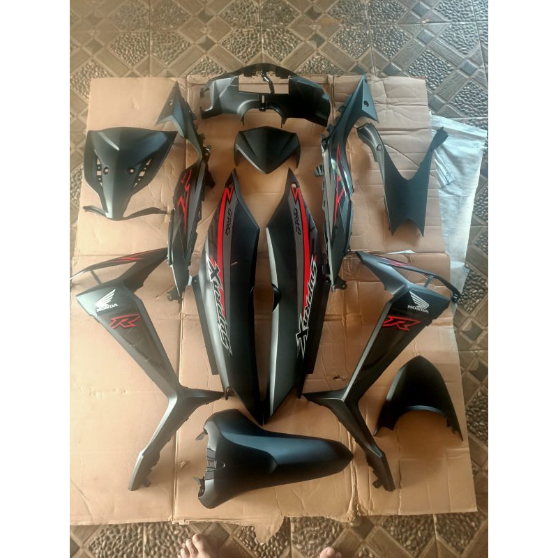 Jual cover body halus supra x 125 fi hitam dopp hitam biru hitam merah ...