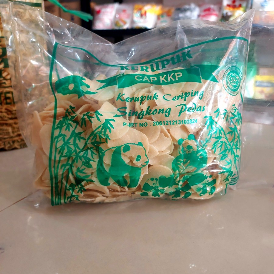 Jual kerupuk cap dua panda / kerupuk singkong pedas | Shopee Indonesia