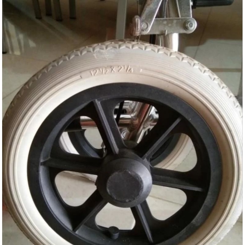 Jual Ban kursi roda+velk ban mati padat seperpat kursi roda | Shopee ...