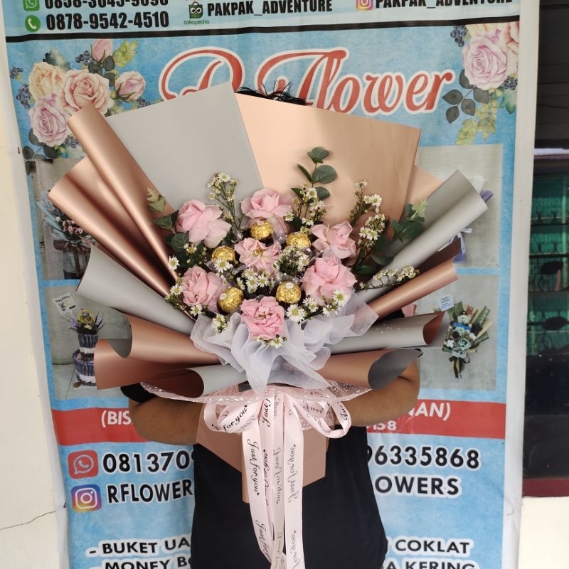 Jual fresh flower bouquet/ buket bunga hidup + coklat Ferrero Rocher ...