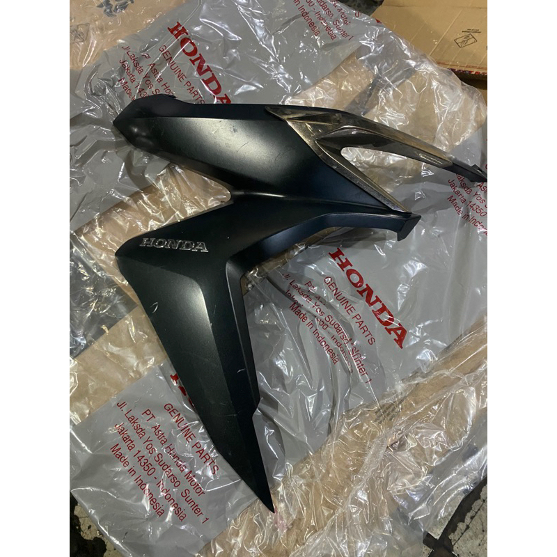 Jual sayap vario 150 vario 125 original 2018-2022 kanan hitam dof ...