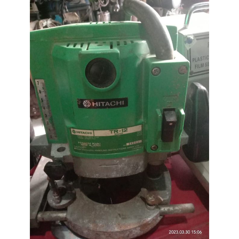 Jual Mesin Router/Trimmer Profil Kayu Brand: Hitachi (Japan) Model ...