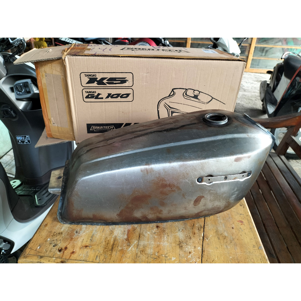 Jual Tanki tangki tengki CB 100 K5 GL100 K5 pres sakatech tebal | Shopee Indonesia