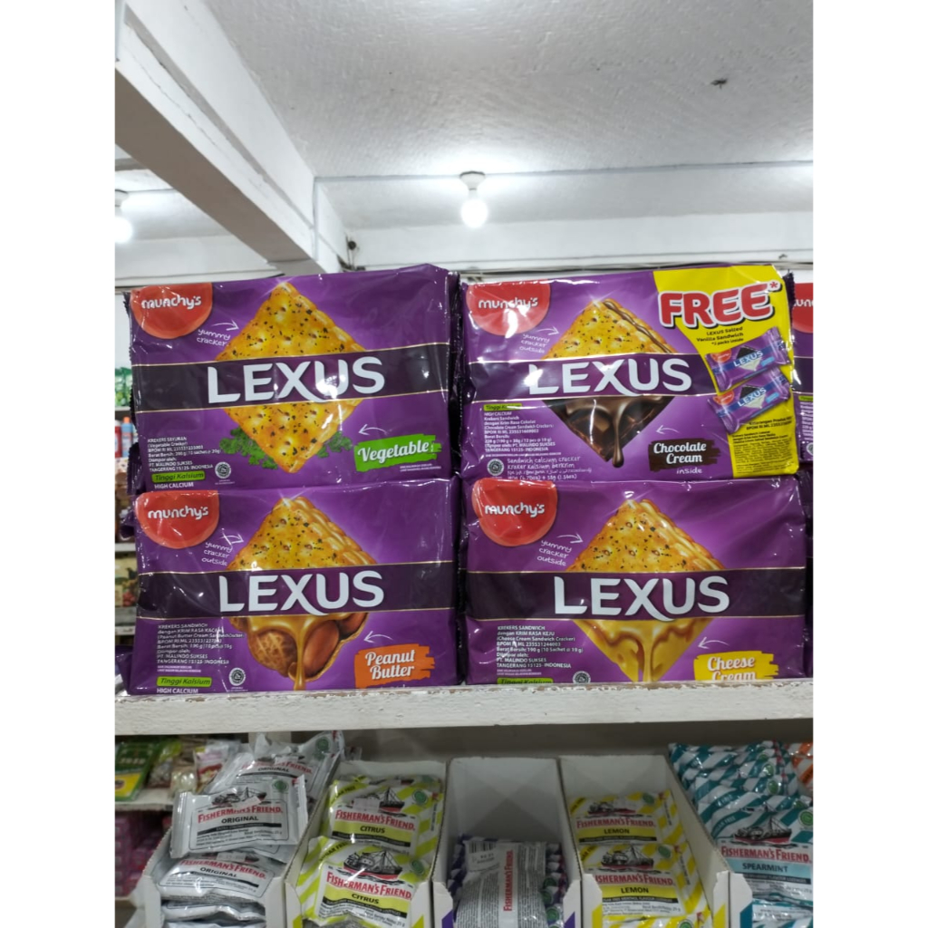 Jual lexus krekers sandwich/choco chips 200g impor malaysia | Shopee ...