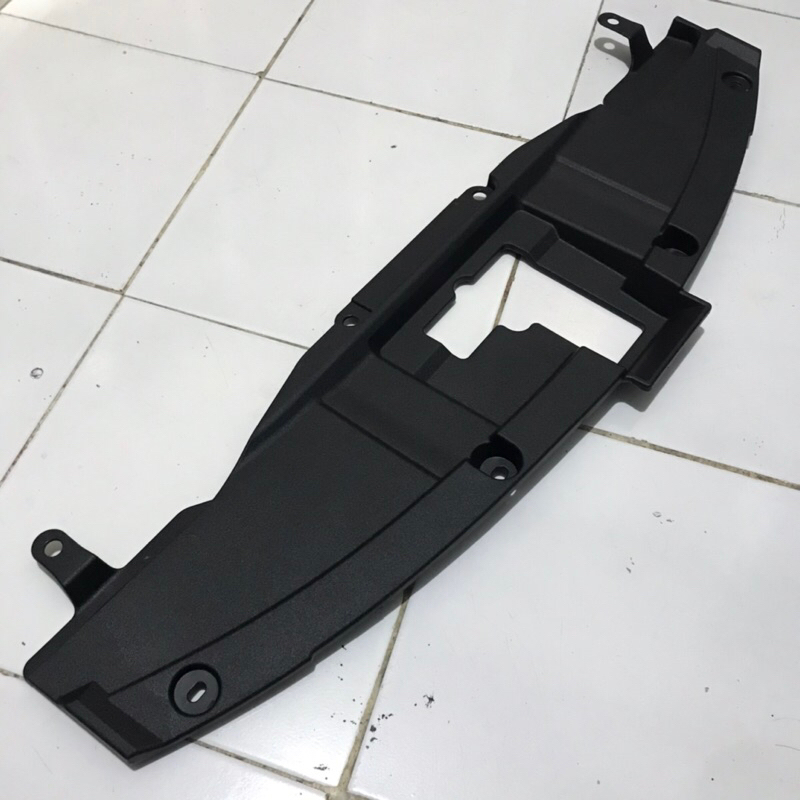 Jual Cover Penutup Grill Radiator Fortuner VRZ 53117-0K100 ORIGINAL ...