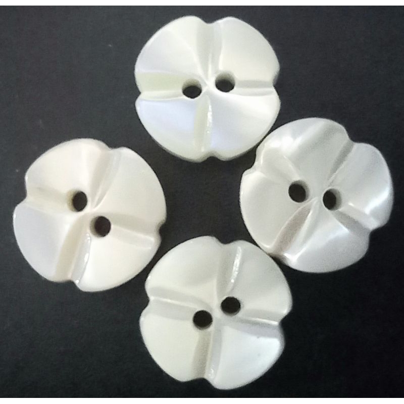 Jual Kancing baju kerang Lubang 2 isi 12pcs 15mm JAPAN style | Shopee ...