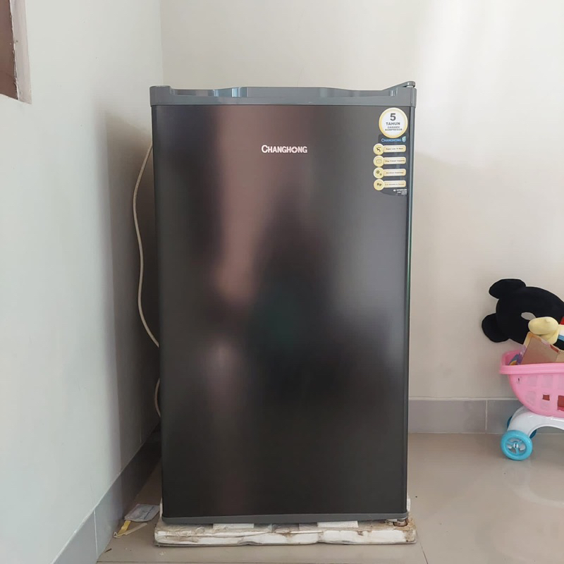 Jual kulkas 1 pintu changhong cbc100 92 liter bekas/second nego ...