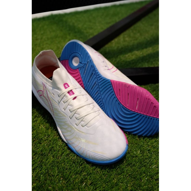Jual CATALYST LIBERTE V2 IN WHITE/ULTRA/CYAN - SEPATU FUTSAL | Shopee ...