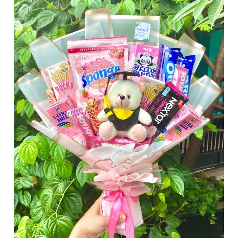 Jual BUKET SNACK PINK MEWAH BONEKA WISUDA BESAR PREMIUM KERTAS ...