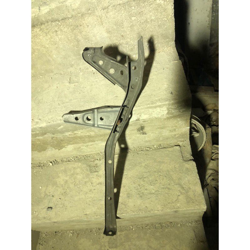 Jual Tiang Lock Tiang Bullhed Toyota Innova Original 2005-2012 | Shopee ...