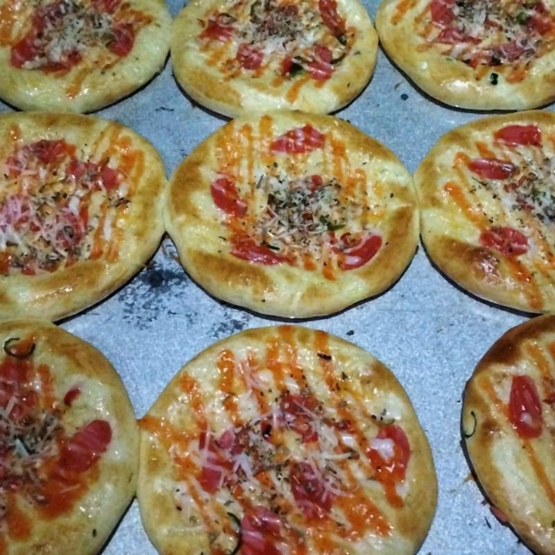 Jual Pizza Mini Aneka Roti Isi Khas Cemilan Sukabumi | Shopee Indonesia