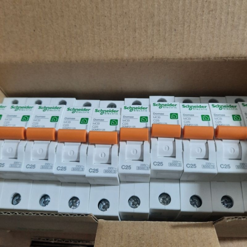 Jual Mcb schneider 25A 32A 40A domae 1 phase | Shopee Indonesia