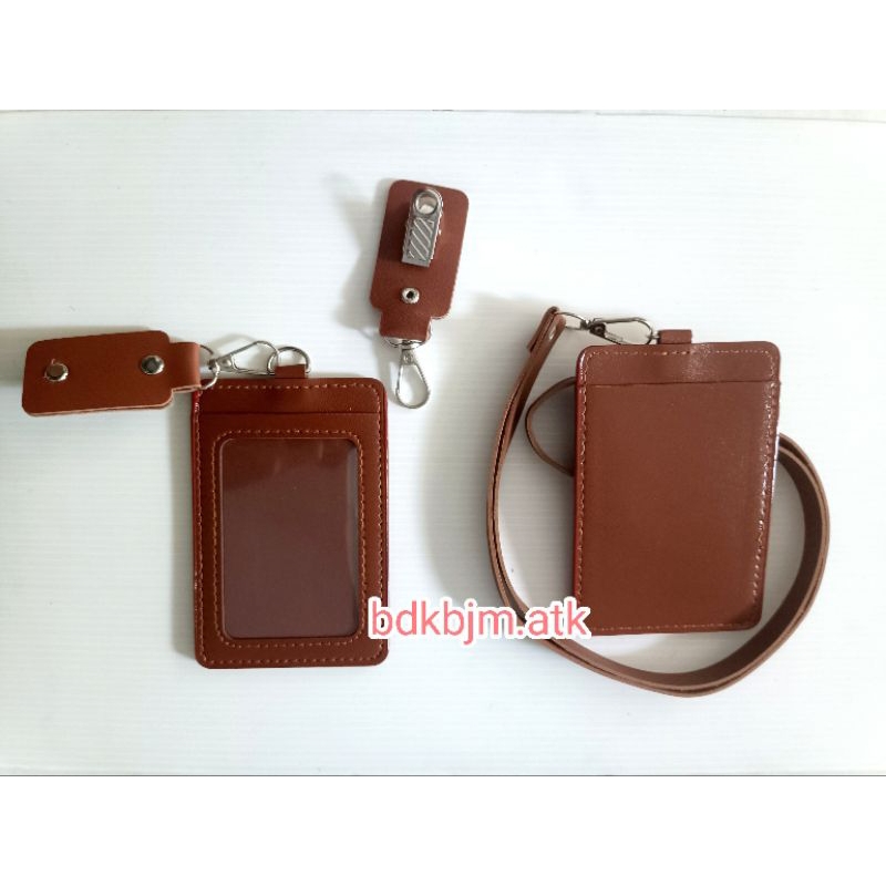 Jual Tempat Id card holder kulit/ Coklat PU LANYARD NAME TAG / Terlaris ...