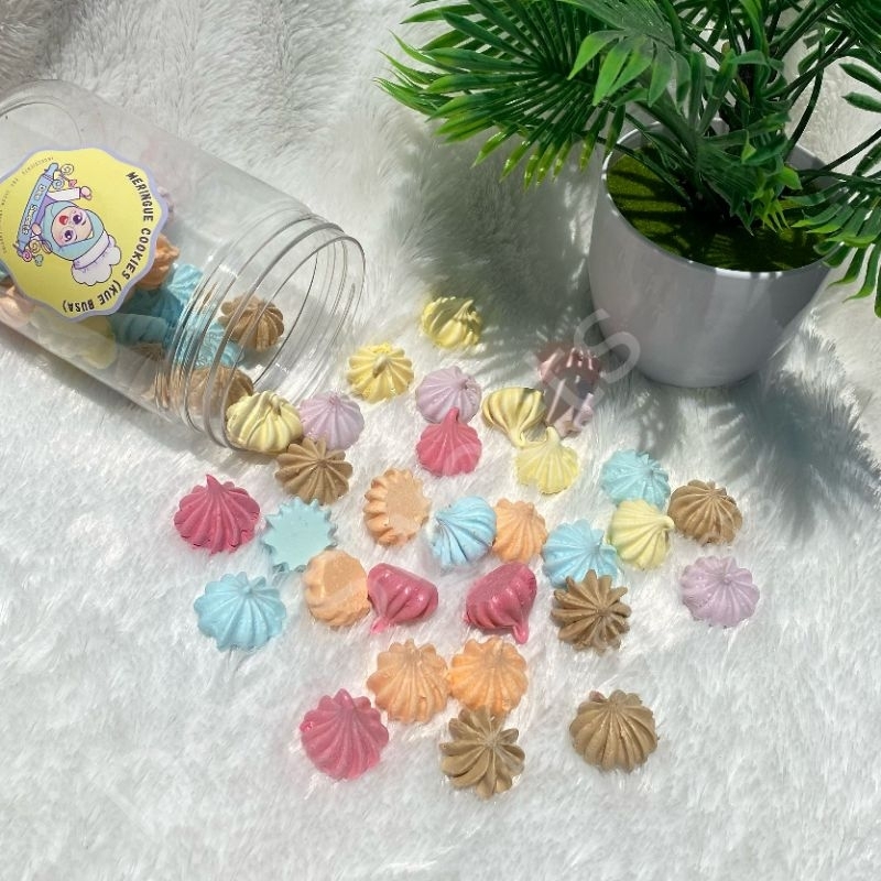 Jual Premium Meringue Cookies (Kue Busa) by Dee Sweets | Shopee Indonesia