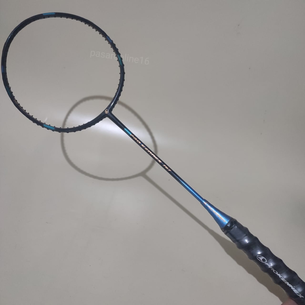 Jual RAKET BADMINTON PRO KENNEX ISODINAMIC | Shopee Indonesia