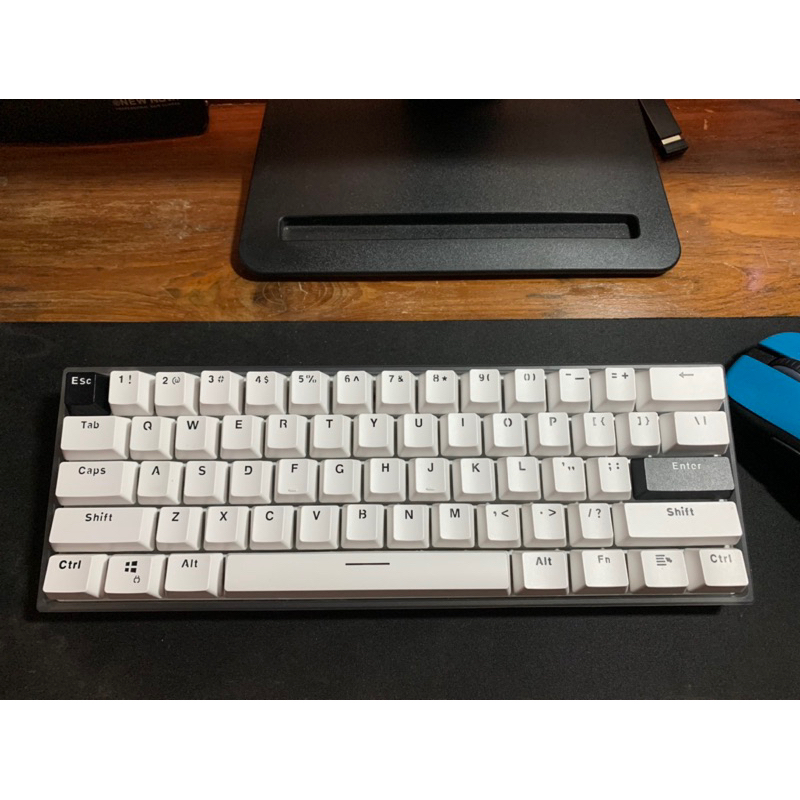 Jual keyboard mechanical fantech maxfit 61 frost wireless | Shopee ...
