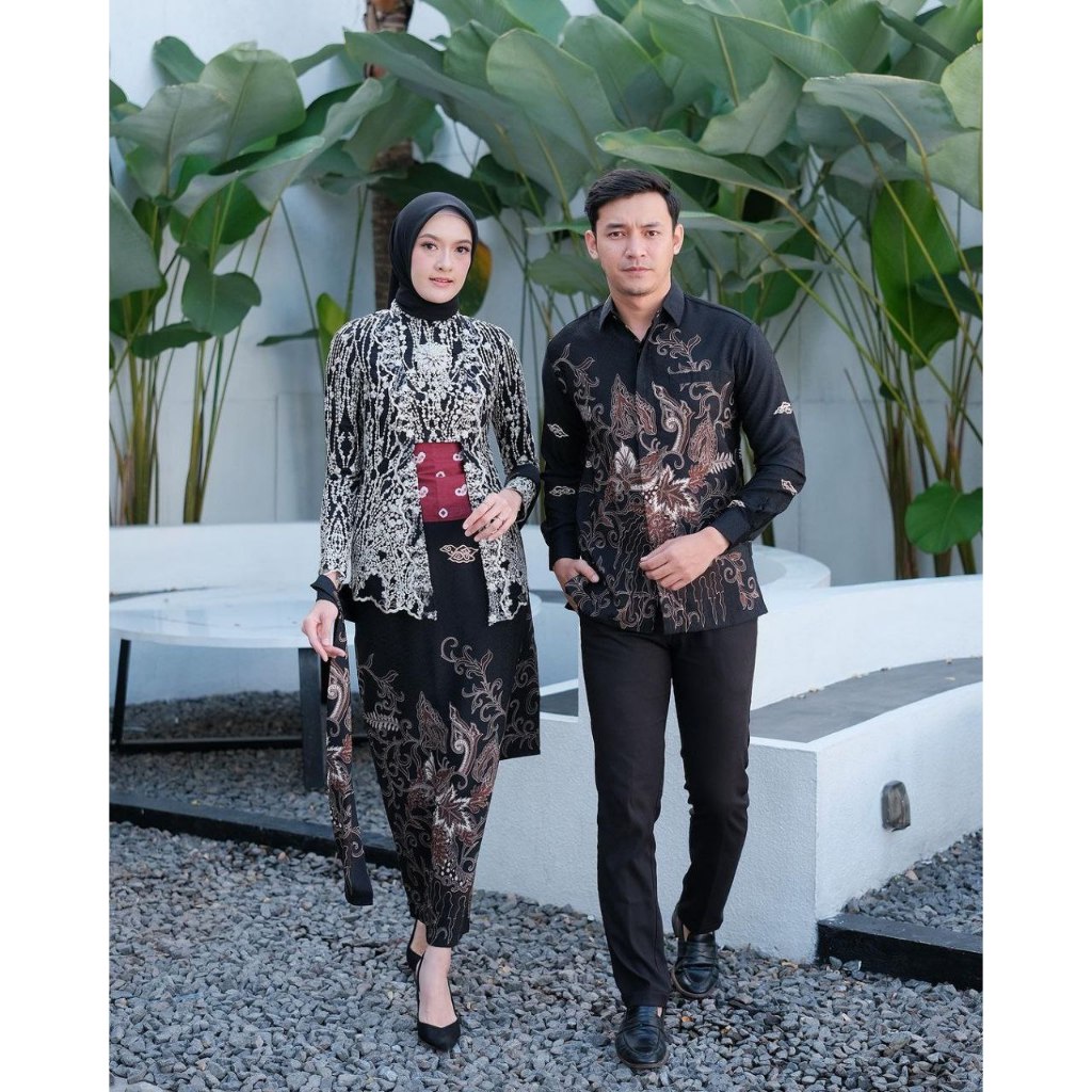 Jual Akita-Ayu Black) Set Couple Kebaya Kutubaru Wanita & Kemeja Batik ...