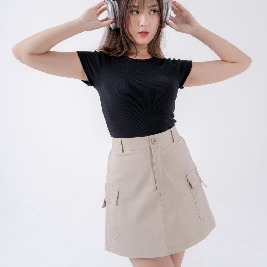 Jual Rok Kargo Pendek Wanita / Mizel Mini Skirt Cargo / Rok Polos ...