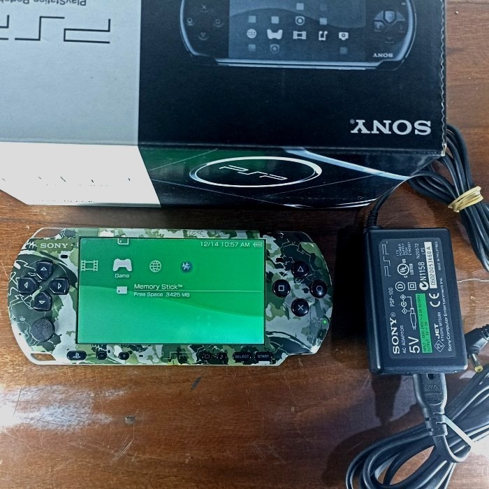 Jual PSP Slim 3000 Hijau Army - Metal Gear Solid Peace Walker Edition ...