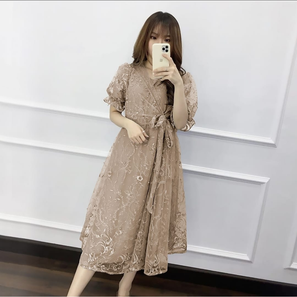 Jual [ Dress Livina ] - Gaun Wanita Bahan Brokat Lengan Pendek V-neck ...