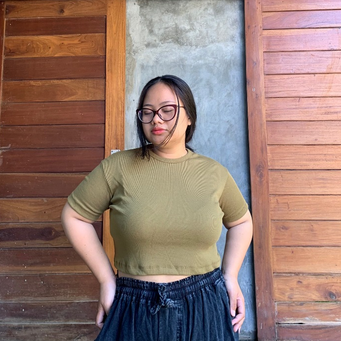 Jual Goddess Bali Denise Crop Top Jumbo | Kaos Crop Big Size fit to LD 120cm BB 100KG | Shopee ...