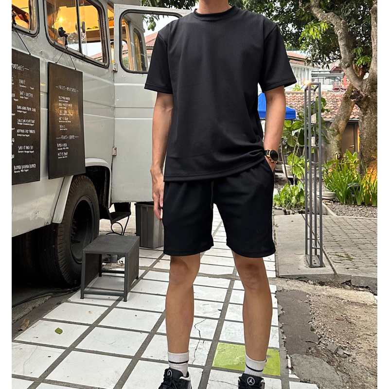 Jual one set pria uniqlo kaos dan celana pendek waffle uniqlo LIMITED ...