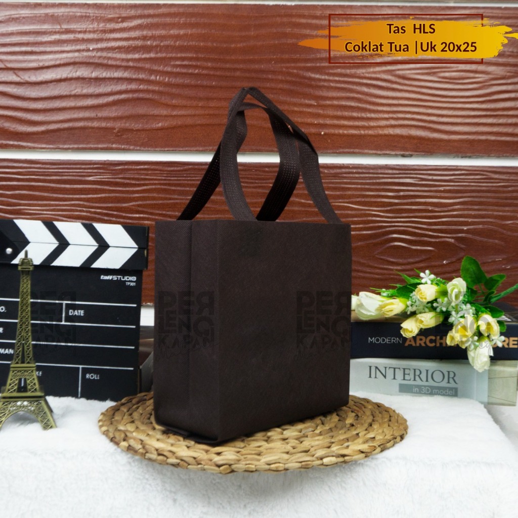 Jual HLS 65GSM Tas Spunbond Goodie Bag Laken Model Tali Ukuran 20x25x8 Tebal Polos | Shopee ...