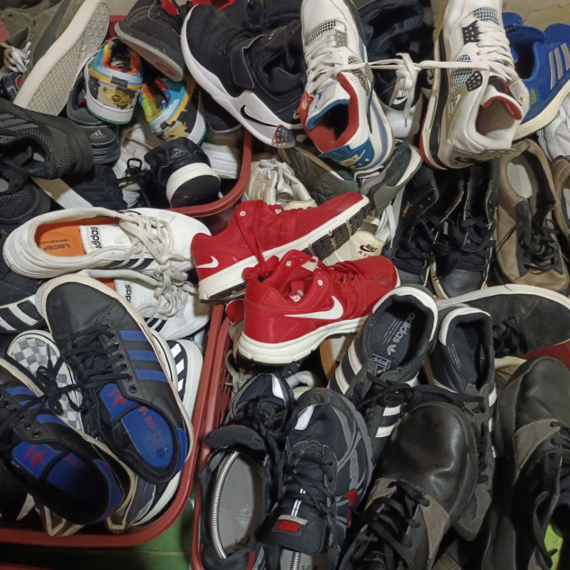 Jual sepatu second | Shopee Indonesia