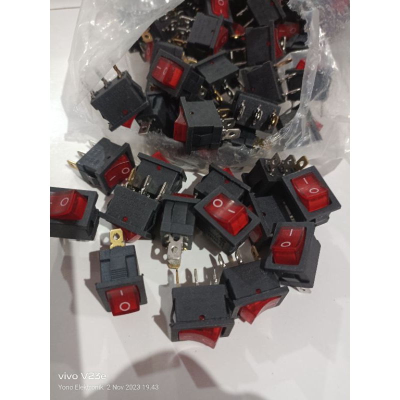 Jual Saklar Switch 3 Pin LAAMPU (ON-OFF) Ukuran TANGGUNG TEBAL | Shopee ...