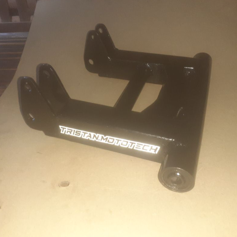 Jual Laris.. long engine mounting aerox/new aerox connected /Aerox Old ...