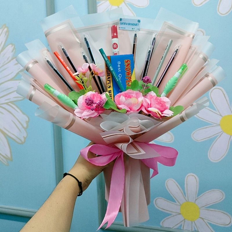 Jual (READY STOCK) Buket Hari Guru / Bouquet Bunga Perlengkapan Alat Tulis | Hadiah Hari Guru ...