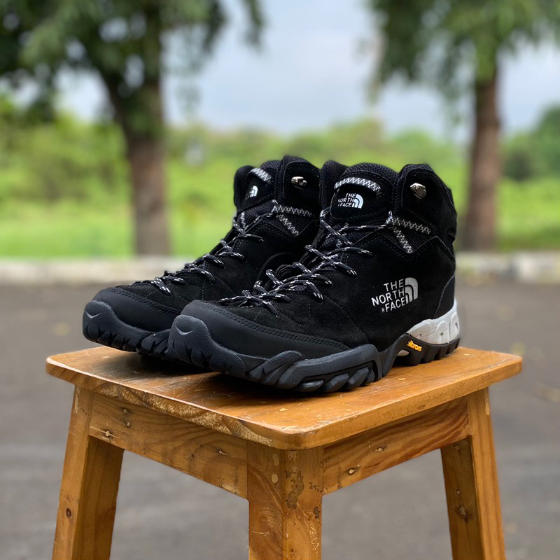 Jual Sepatu gunung pria wanita sepatu outdoor the north face cedar mesa ...