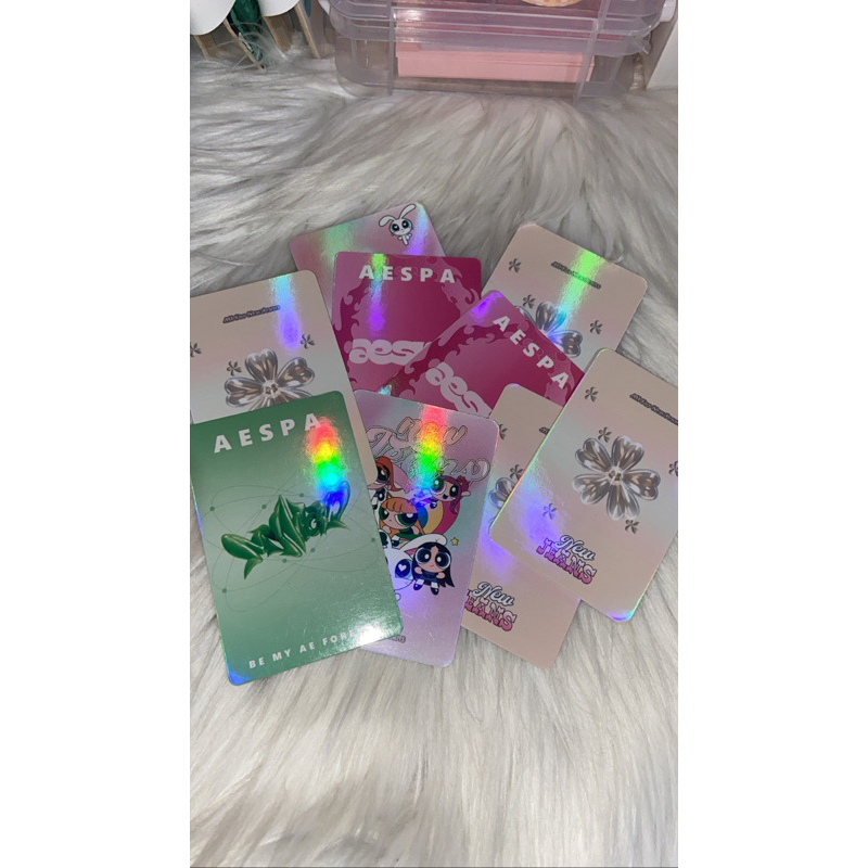 Jual RANDOM GIRL GROUP LOMOCARD HOLO ( Read Desk ) | Shopee Indonesia