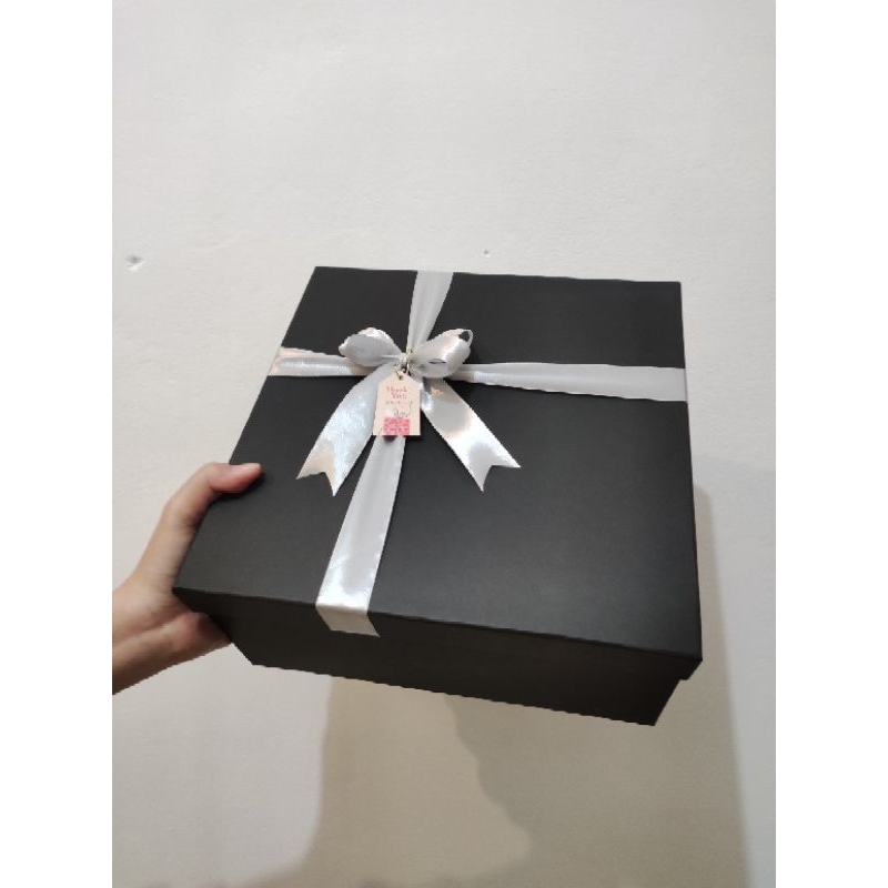 Jual Box Kado Size 25x25x12cm / Box Kado Hitam | Shopee Indonesia