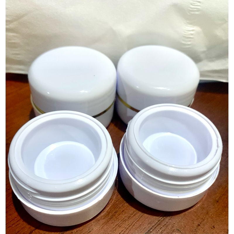 Jual Pot cream pp 12,5 gr/ 10 pot, putih list gold | Shopee Indonesia