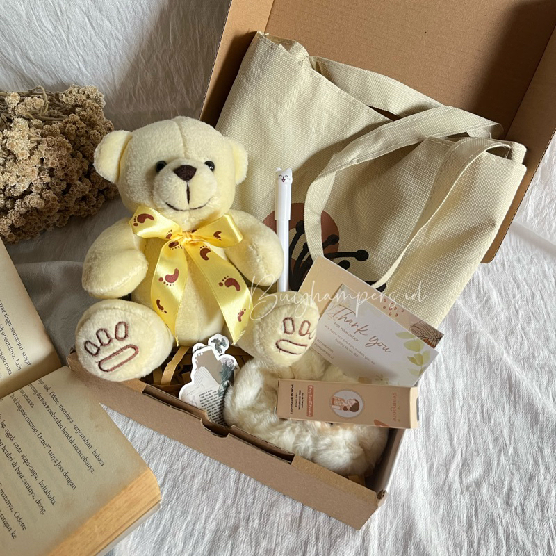 Jual Hampers Box Gift Murah Kado Ulangtahun Kado Wisuda Kado Aesthetic ...