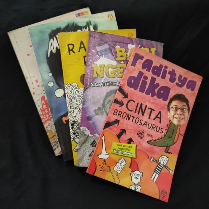 Jual 5 buku karangan Raditya Dika | Shopee Indonesia