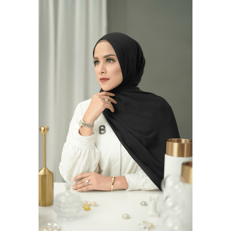 Jual Buttonscraves Zara shawl - black | Shopee Indonesia