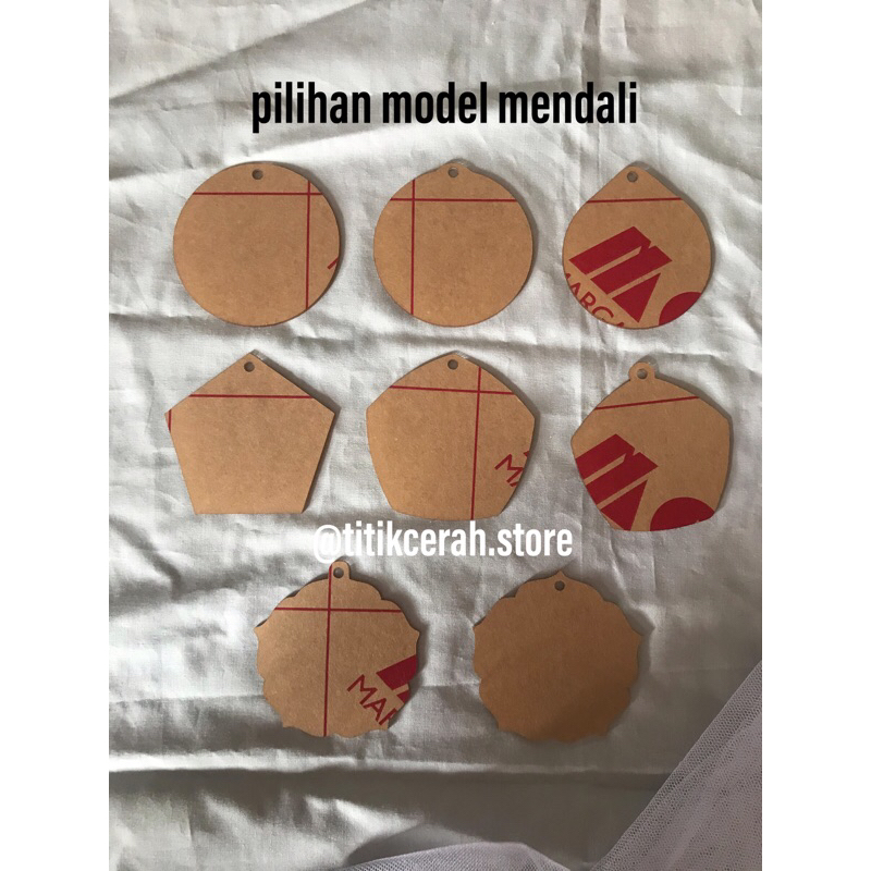 Jual BAHAN MEDALI WISUDA AKRILIK 7x7 CM POLOS TEBAL 1,5MM | Shopee ...