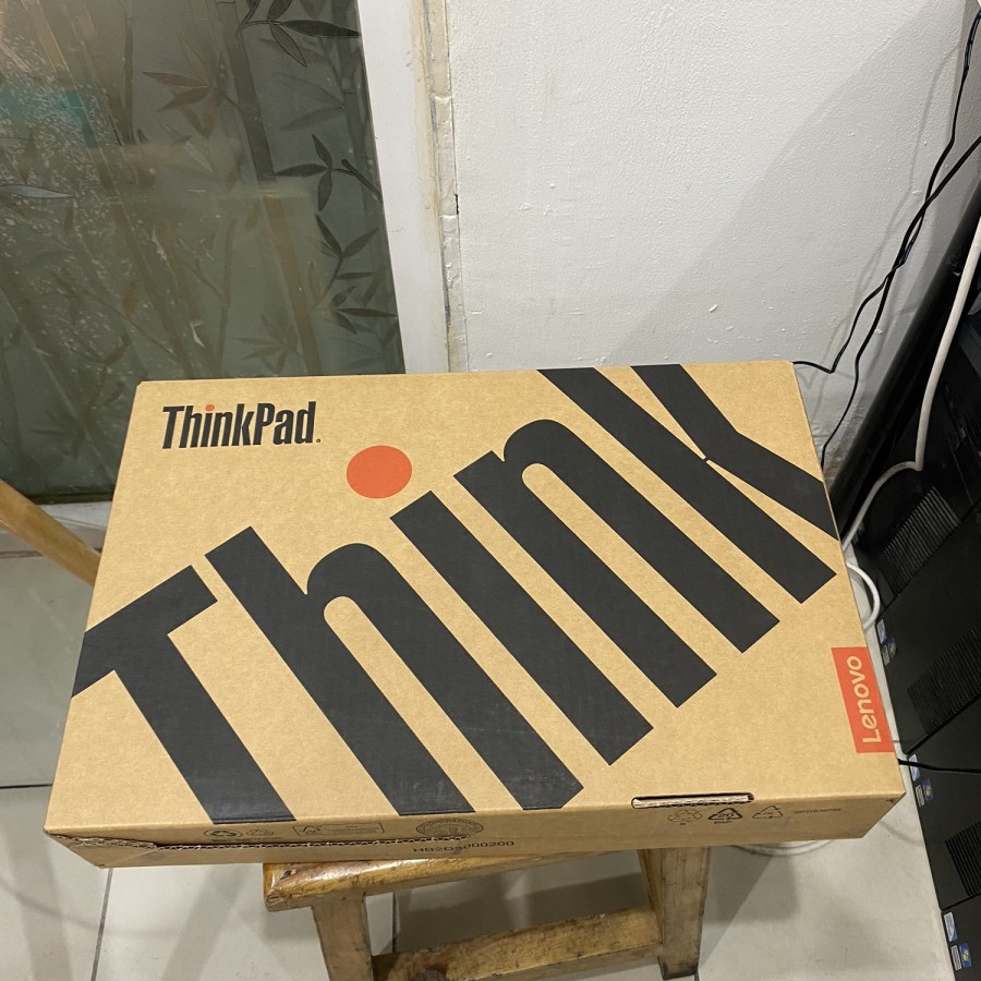 Jual Dus box laptop lenovo thinkpad E14 / t14 / 14 inch + foam | Shopee ...