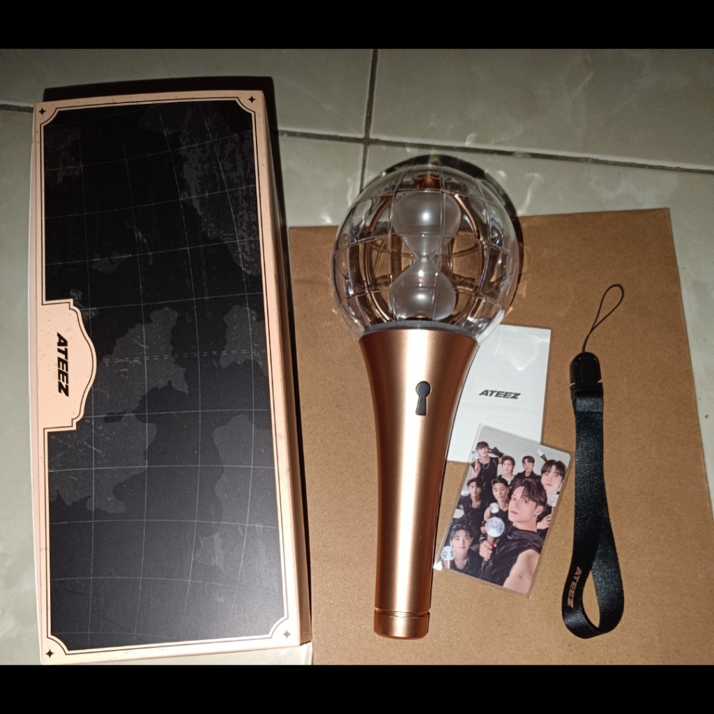 Jual {WAJIB SPX} Official Lightstick ATEEZ Lightiny Ver 2, condi 98% ...