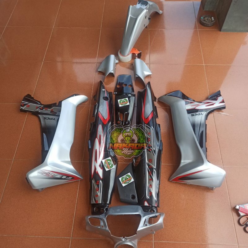 Jual Cover Body Fiz R F1z R Fiz r Full Clutch silver hitam hitam silver ...